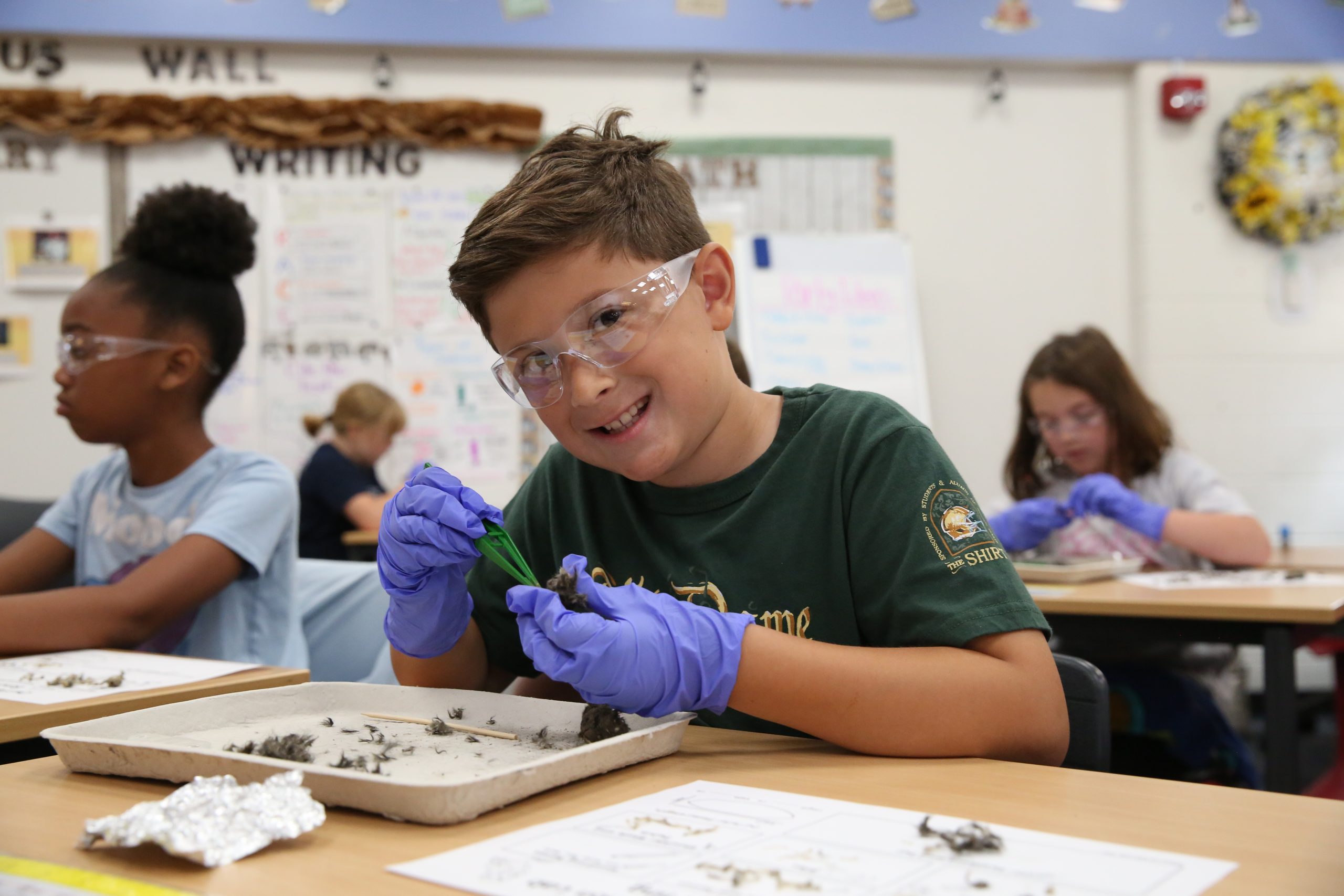 Bittersweet 4th Grade Owl Pellet Dissection 9-19-25 (319) - Bittersweet